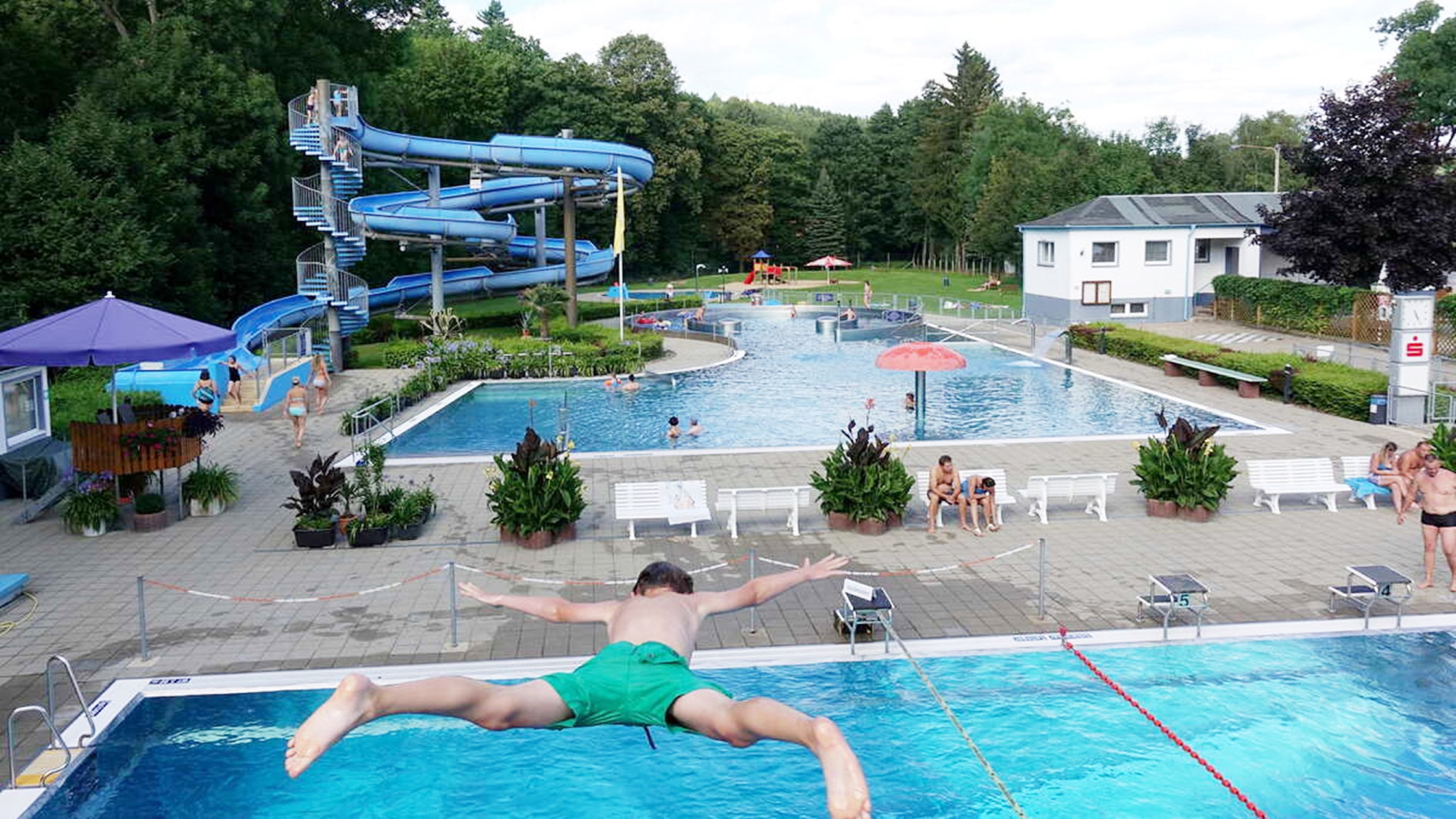 Billy leisure pool