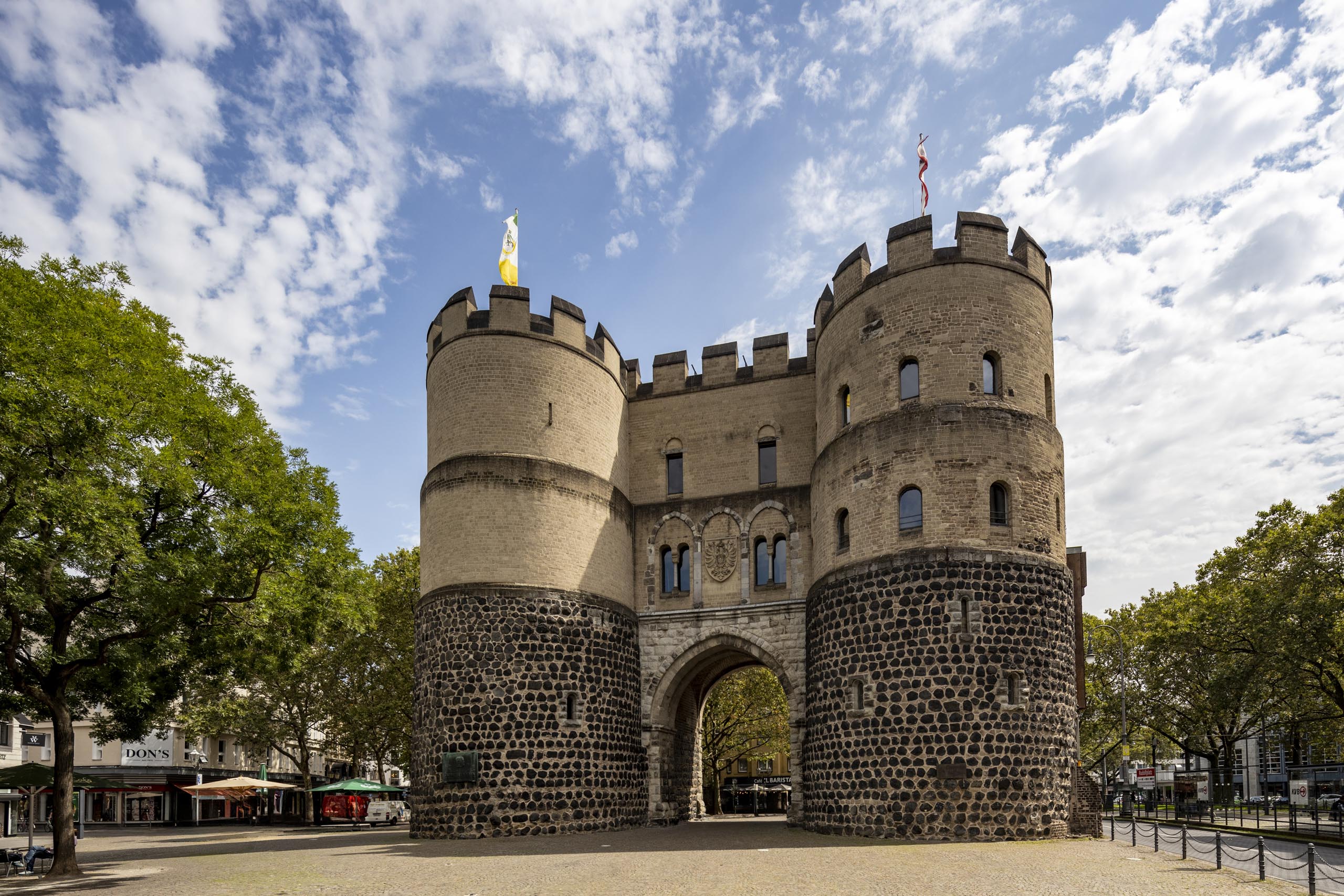 Hahnentorburg: one of four preserved city gates in Cologne