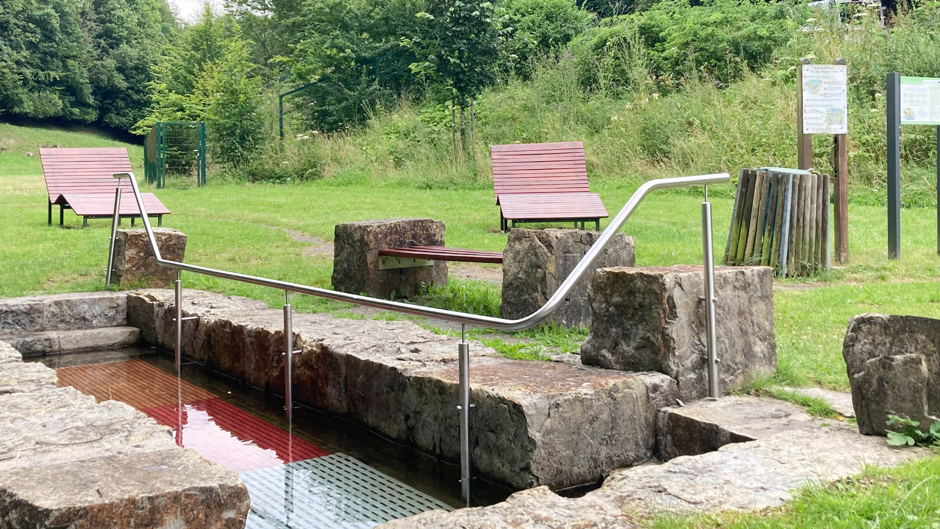 Kneipp-Tretbecken im Empertal