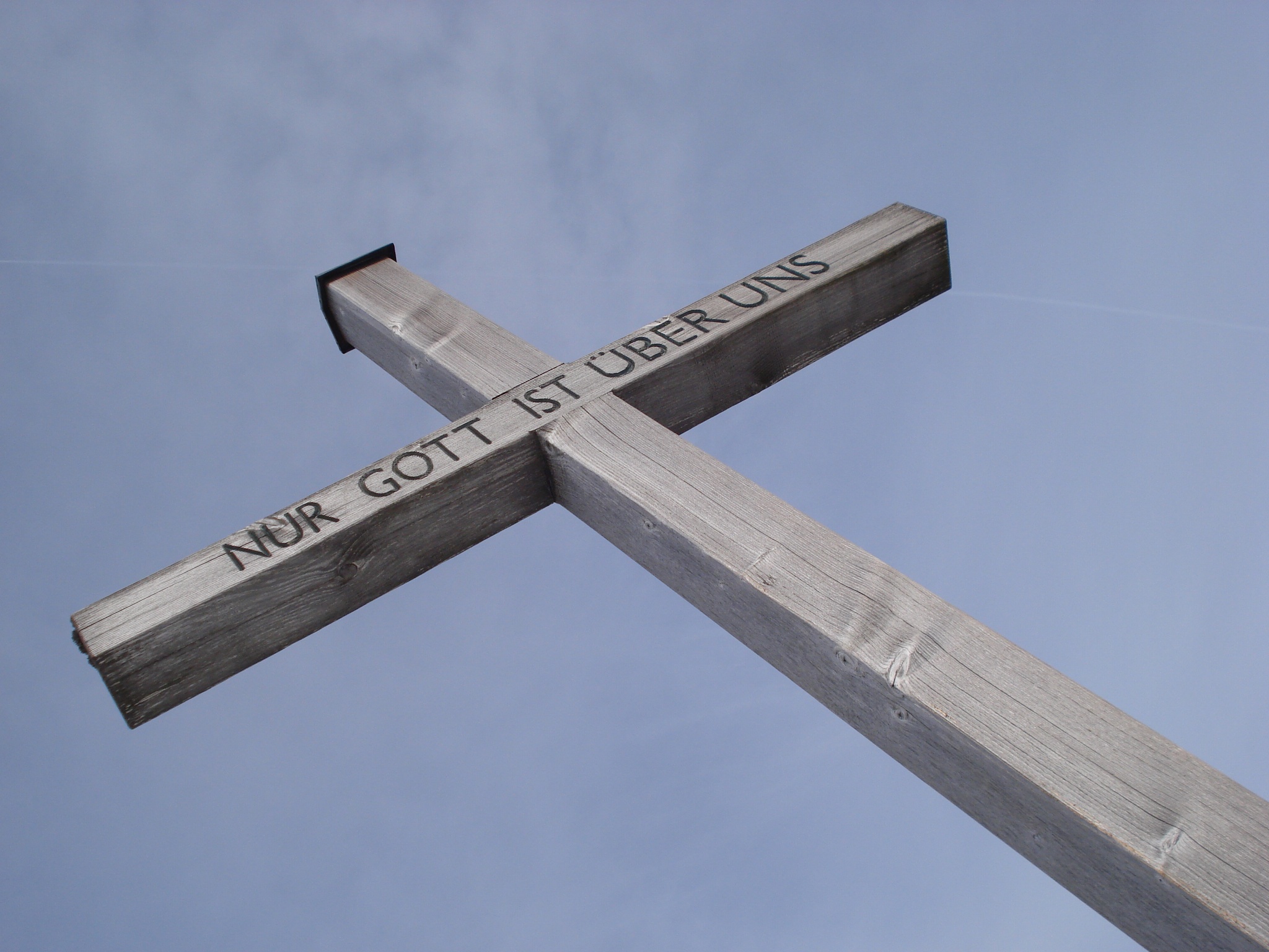 Nur Gott ist über uns