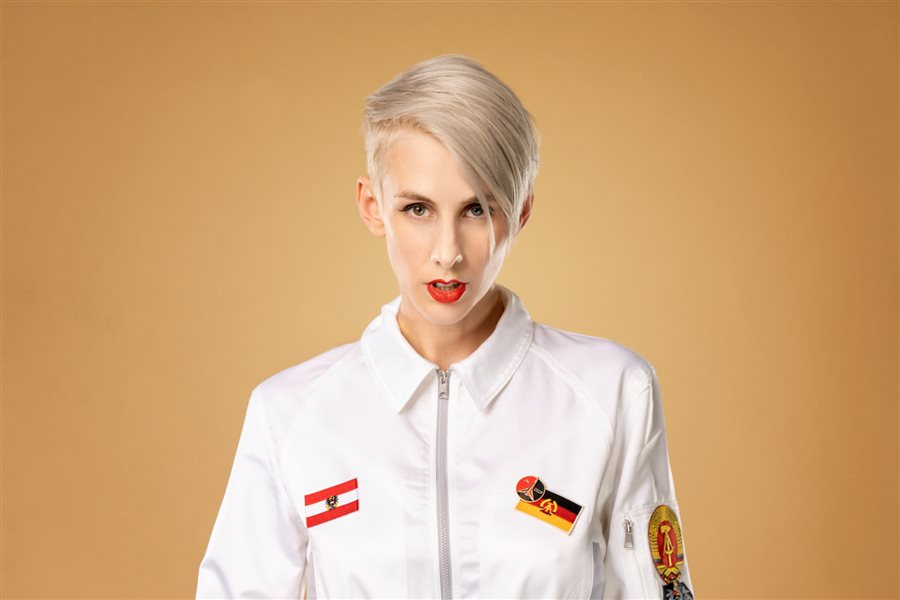 Gastoptreden van Lisa Eckhart "Keizerin Stasi de Eerste".