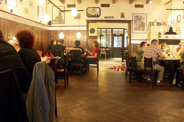 Wirtshaus zur Brezel im Hotel Roter Löwe | DonauTouren