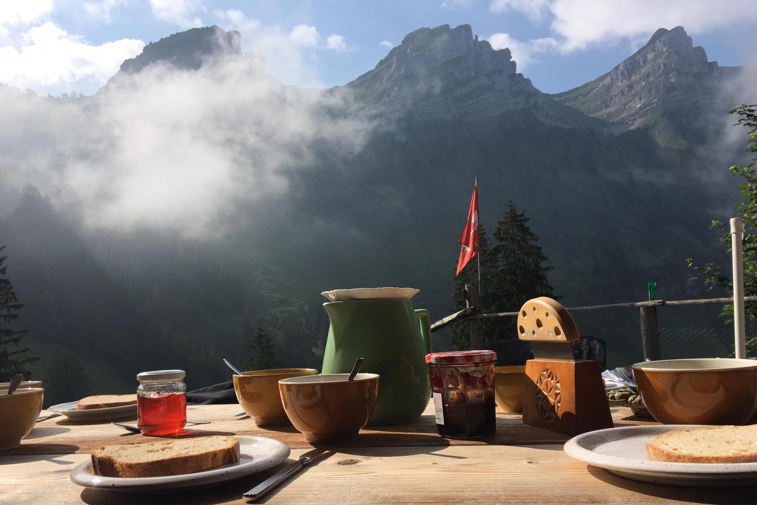 Justistal alpine cheese-dairy tour | interlaken.ch